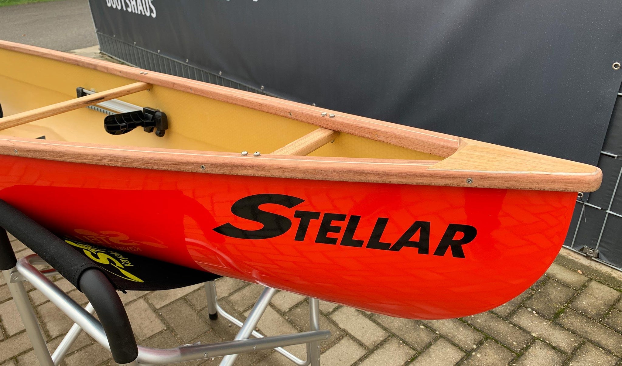 Stellar Dragonfly: The lightweight solo canoe weighing just 12.5 kg, red