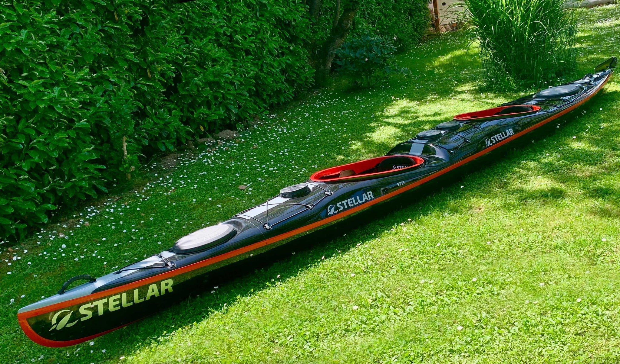 Lightweight, divisible tandem kayak Stellar ST19 Mod, black/grey/red