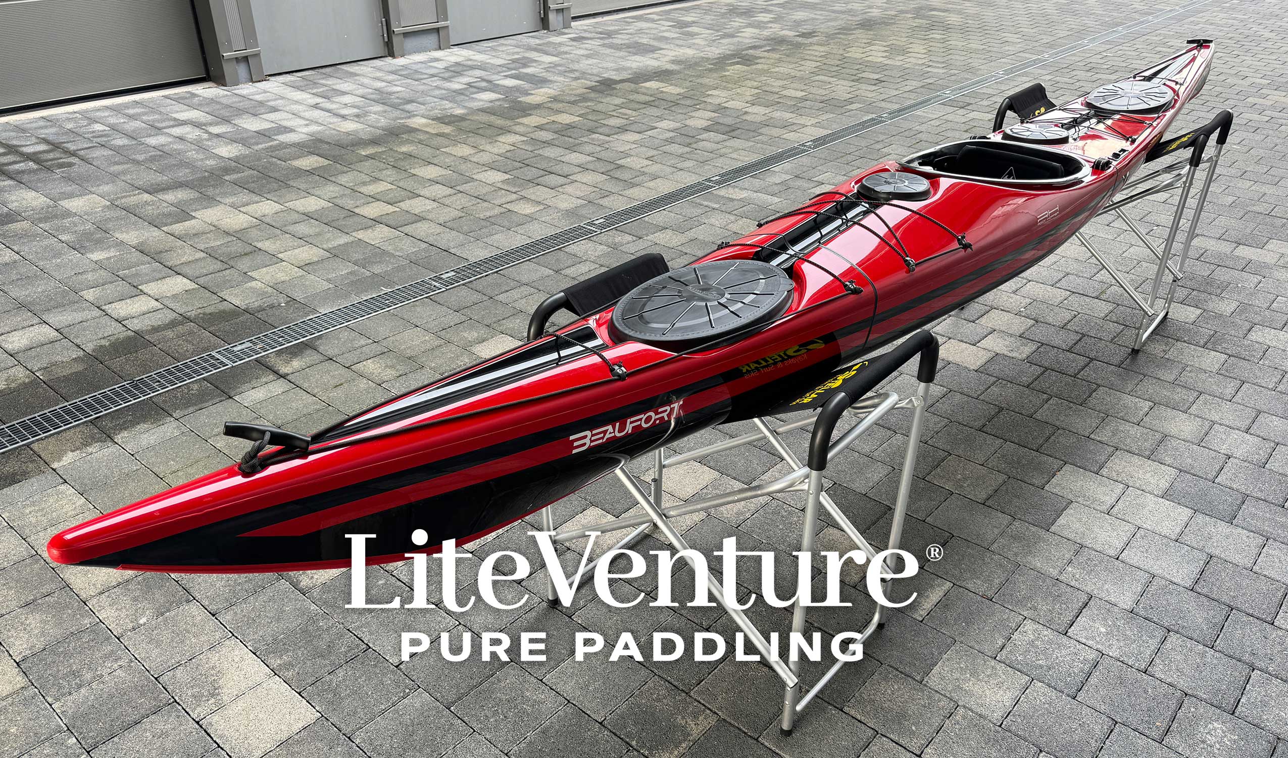 Divisible skim kayaks