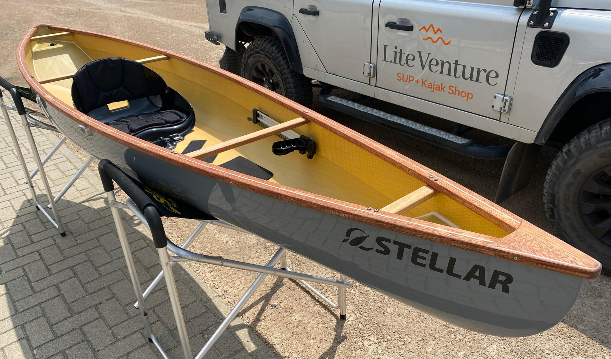 Stellar Dragonfly: The lightweight solo Canadian with only 12.5 kg, grey